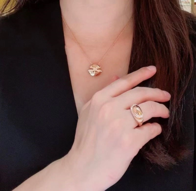 Economical Bvlgari Necklaces