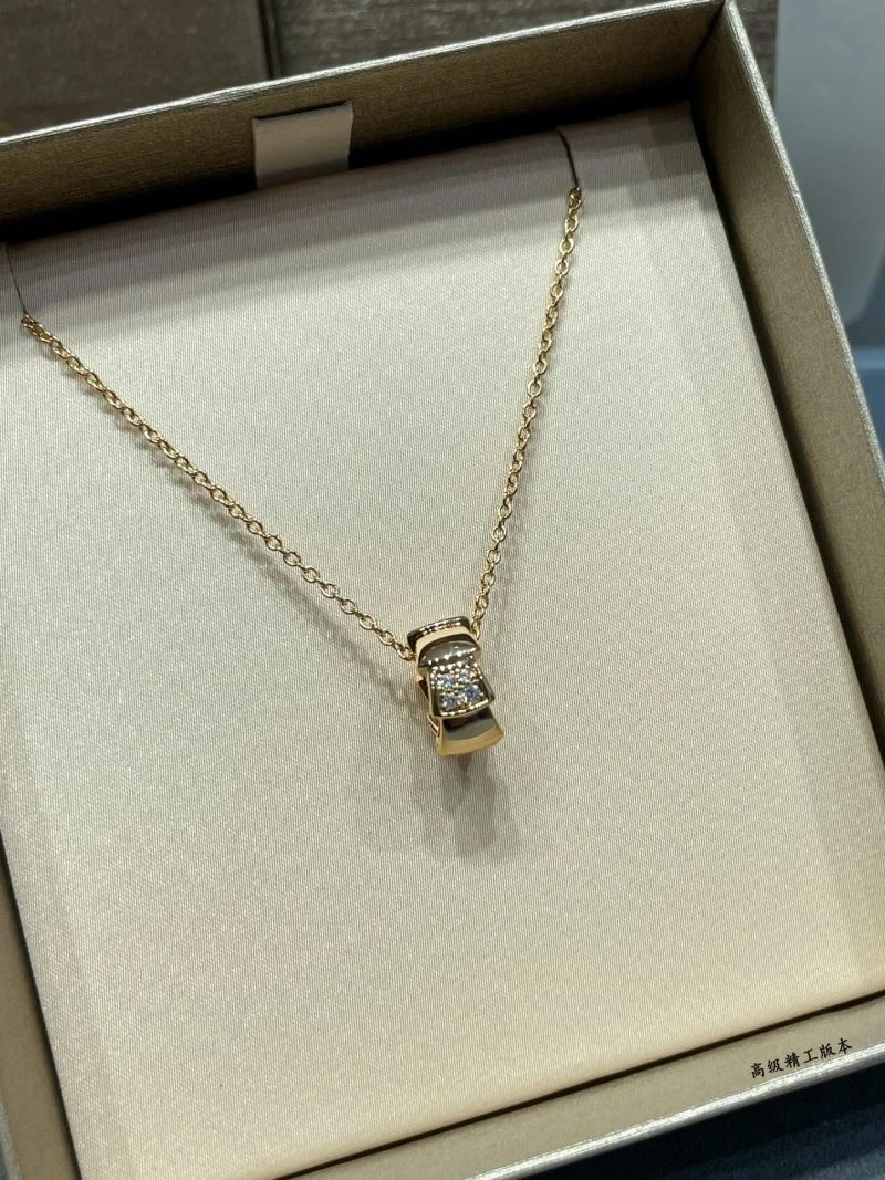 Indistinguishable Bvlgari Necklaces