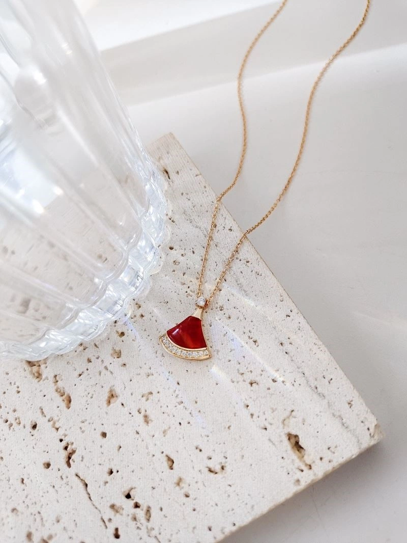 Low-cost Bvlgari Necklaces