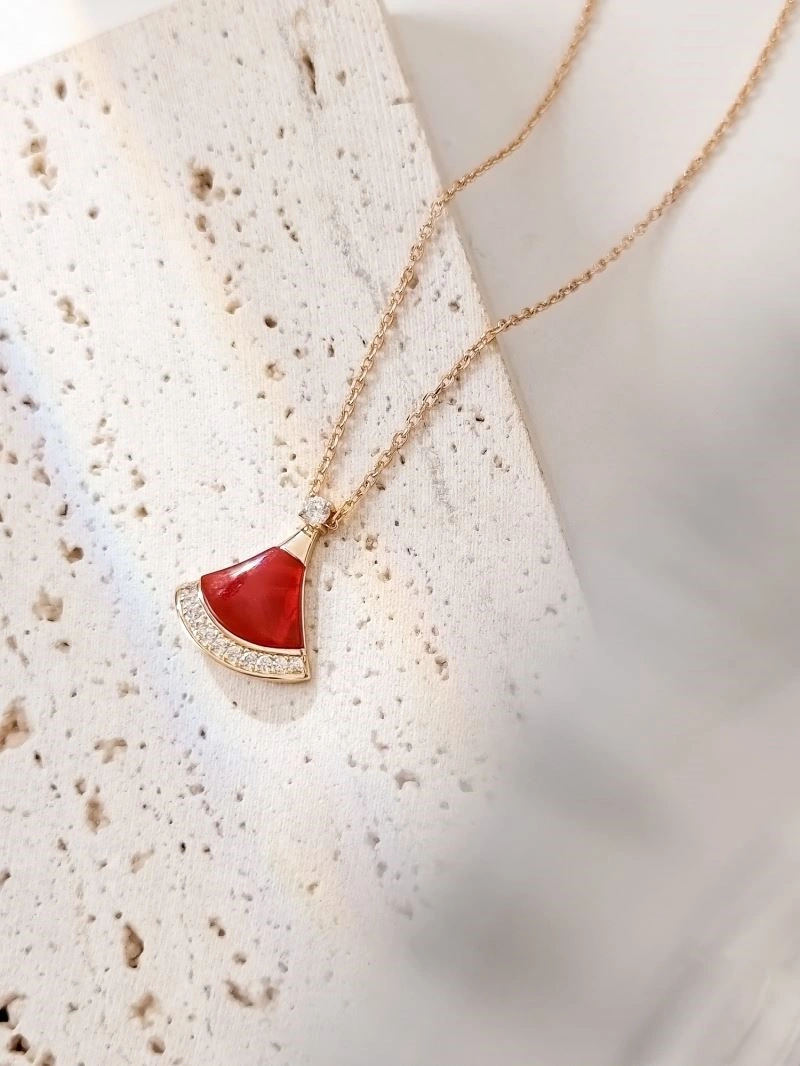 Low-cost Bvlgari Necklaces