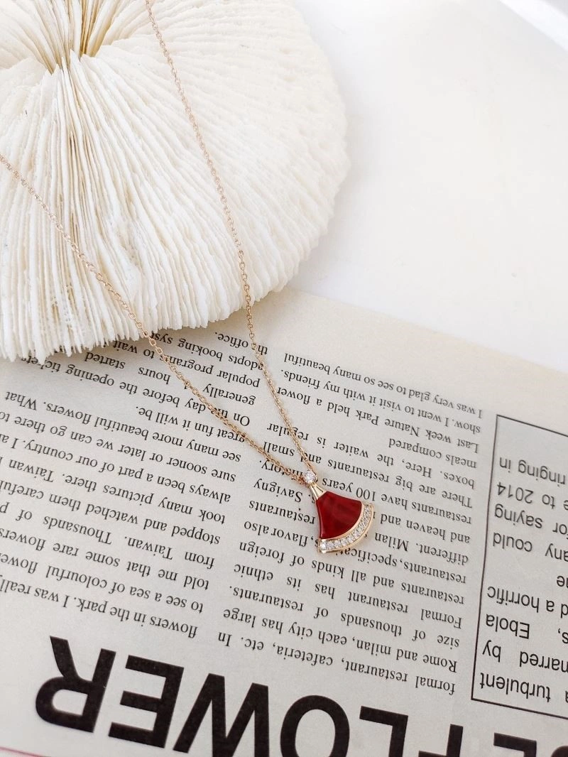 Low-cost Bvlgari Necklaces
