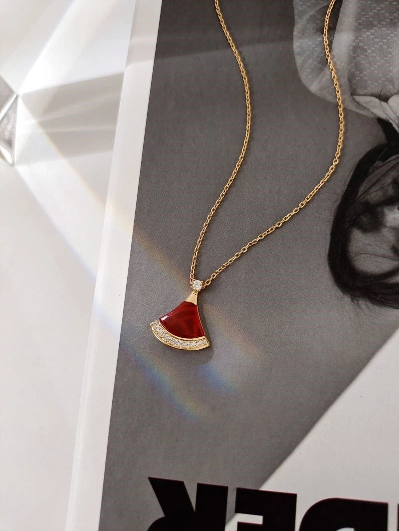 Low-cost Bvlgari Necklaces