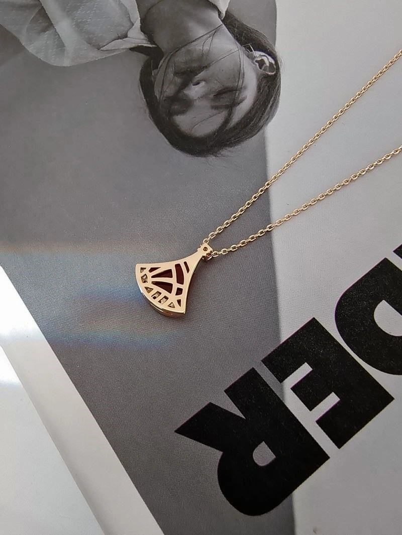 Low-cost Bvlgari Necklaces
