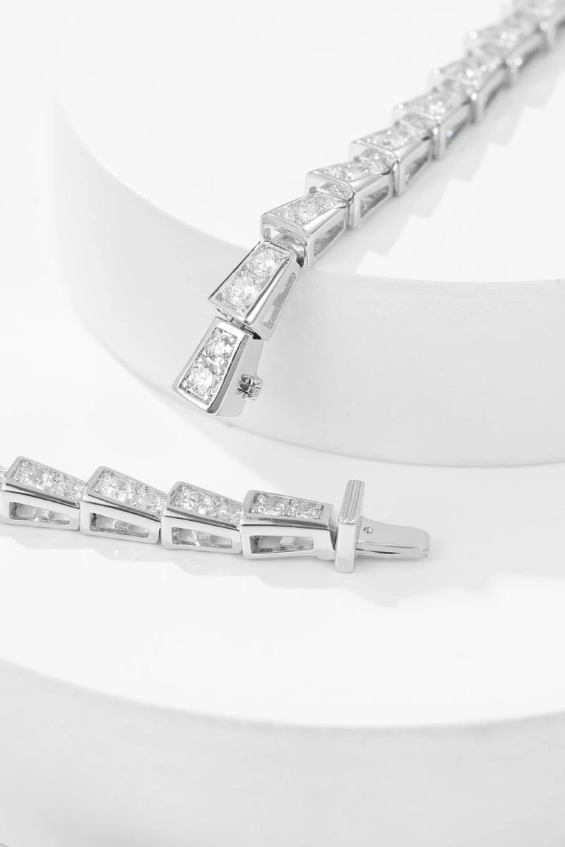 Accurate model Bvlgari Necklaces