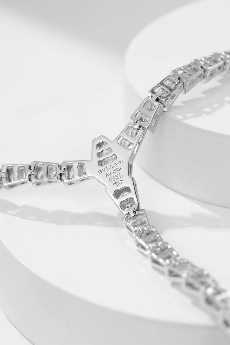 Accurate model Bvlgari Necklaces