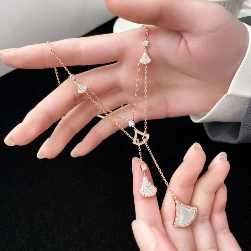 Low-cost Bvlgari Necklaces