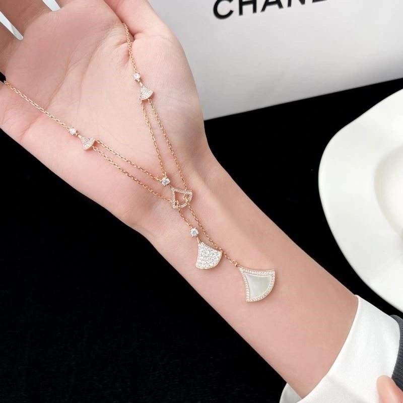 Low-cost Bvlgari Necklaces