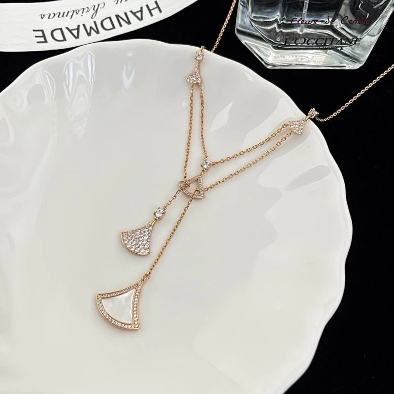 Low-cost Bvlgari Necklaces