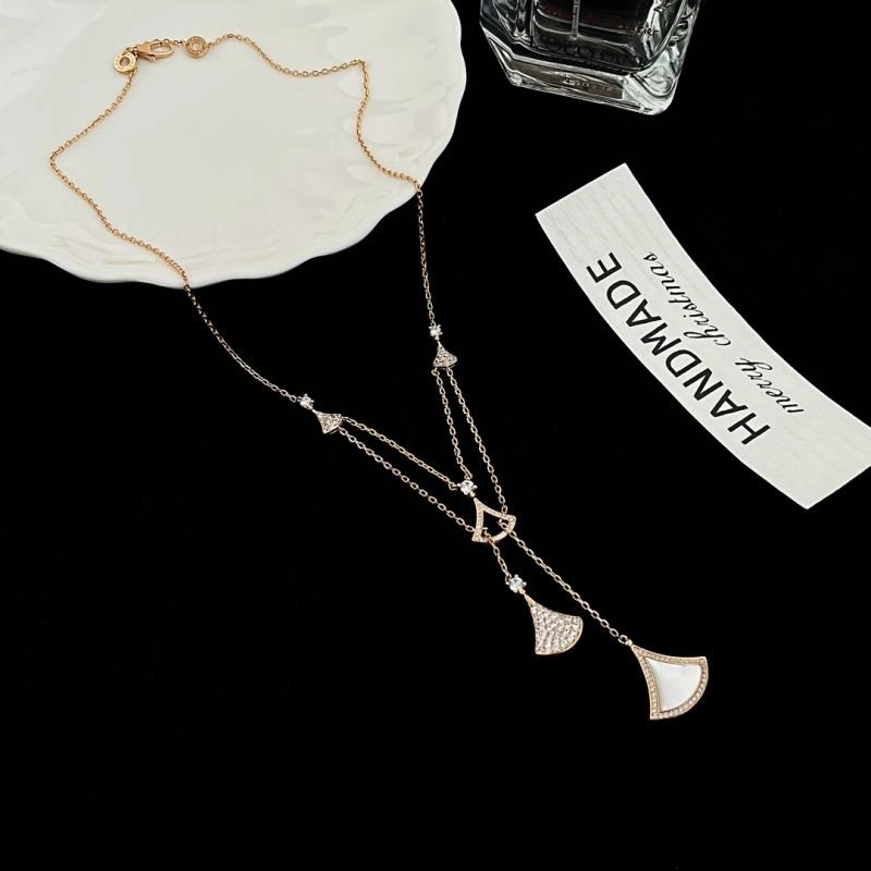 Low-cost Bvlgari Necklaces
