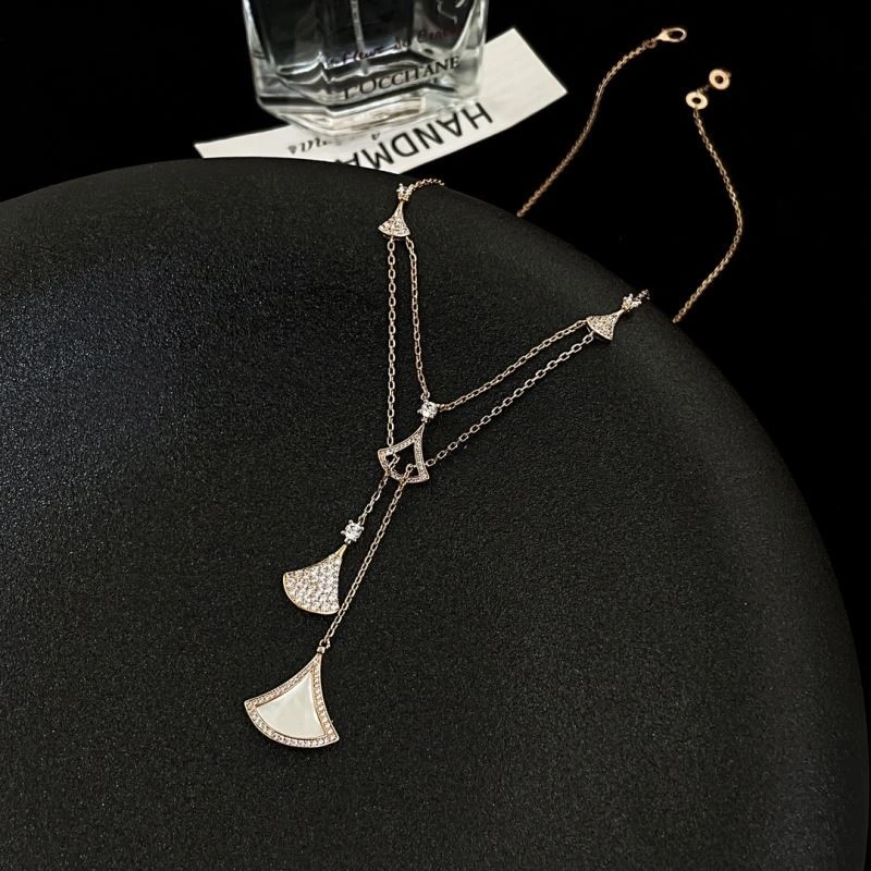 Low-cost Bvlgari Necklaces