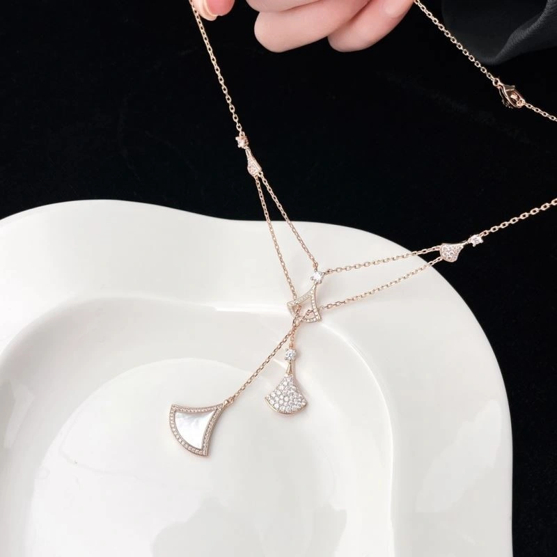 Low-cost Bvlgari Necklaces
