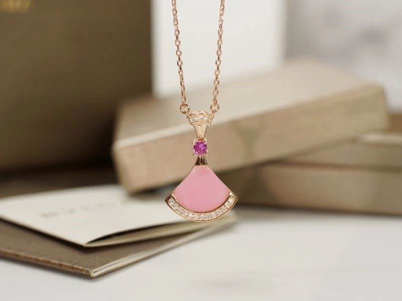 Legit Bvlgari Necklaces