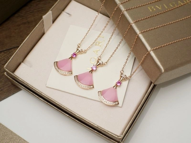 Legit Bvlgari Necklaces