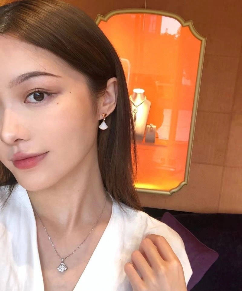 Bargain Bvlgari Necklaces