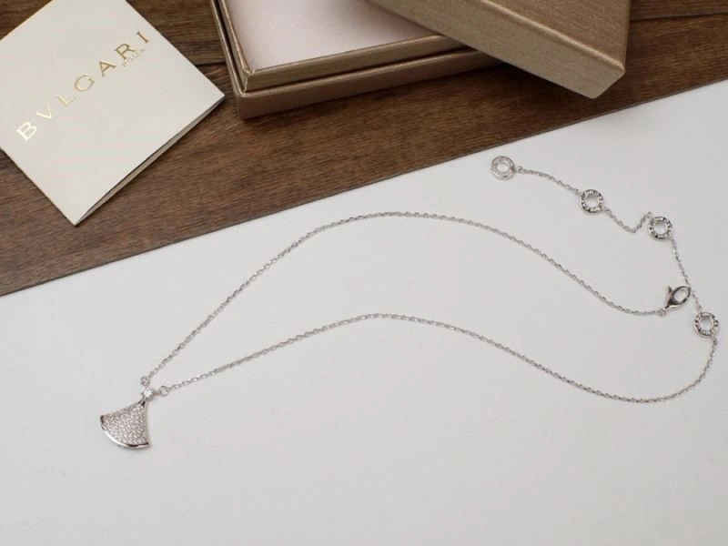 Bargain Bvlgari Necklaces