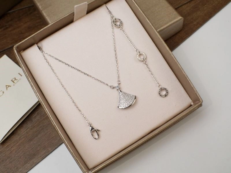 Bargain Bvlgari Necklaces