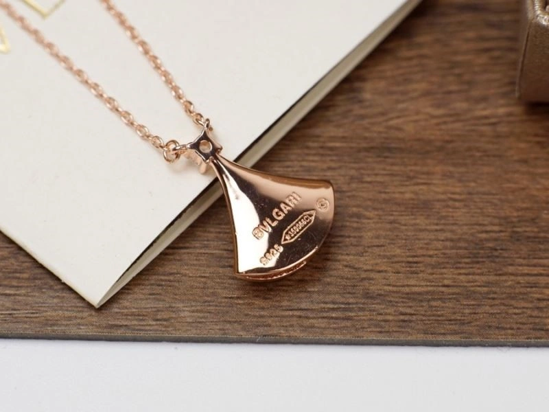 Bargain Bvlgari Necklaces