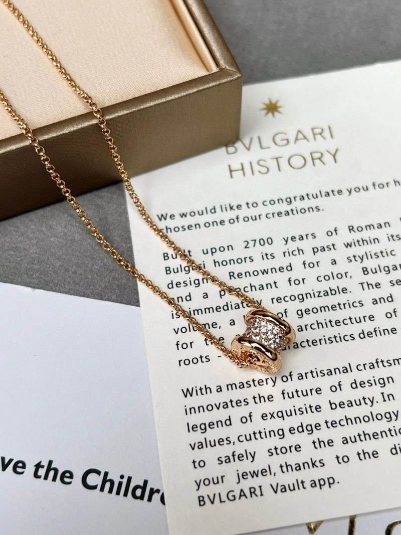 Indistinguishable Bvlgari Necklaces