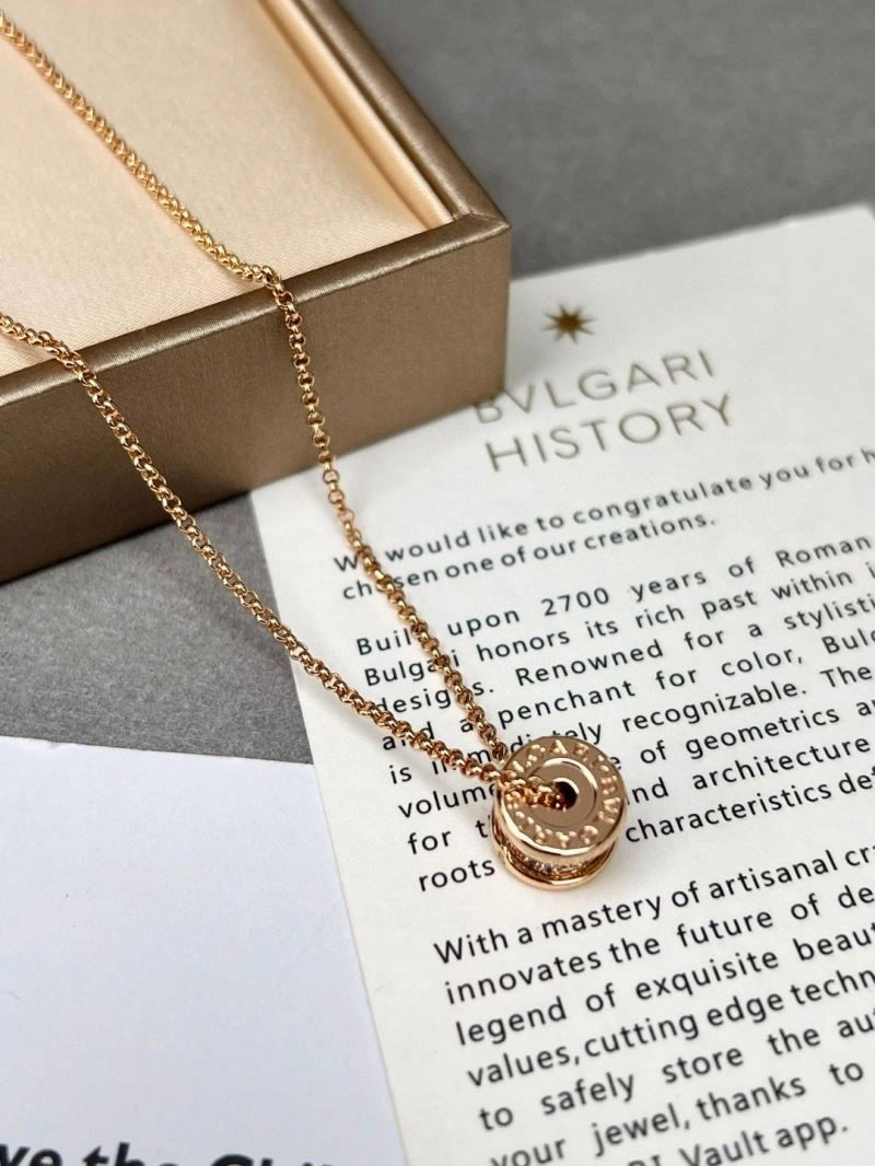 Indistinguishable Bvlgari Necklaces
