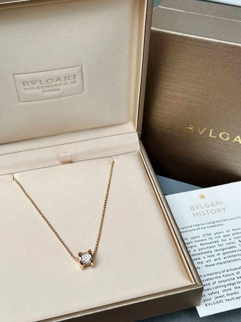 Indistinguishable Bvlgari Necklaces