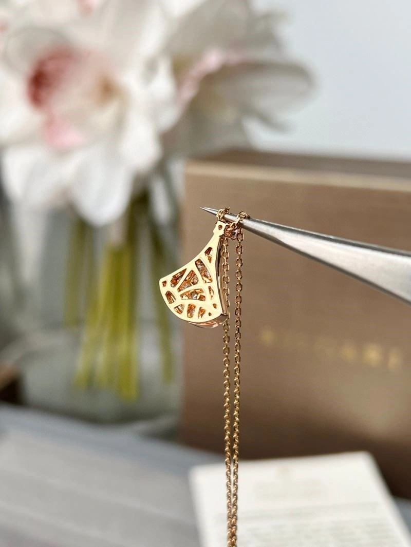 Inexpensive Bvlgari Necklaces