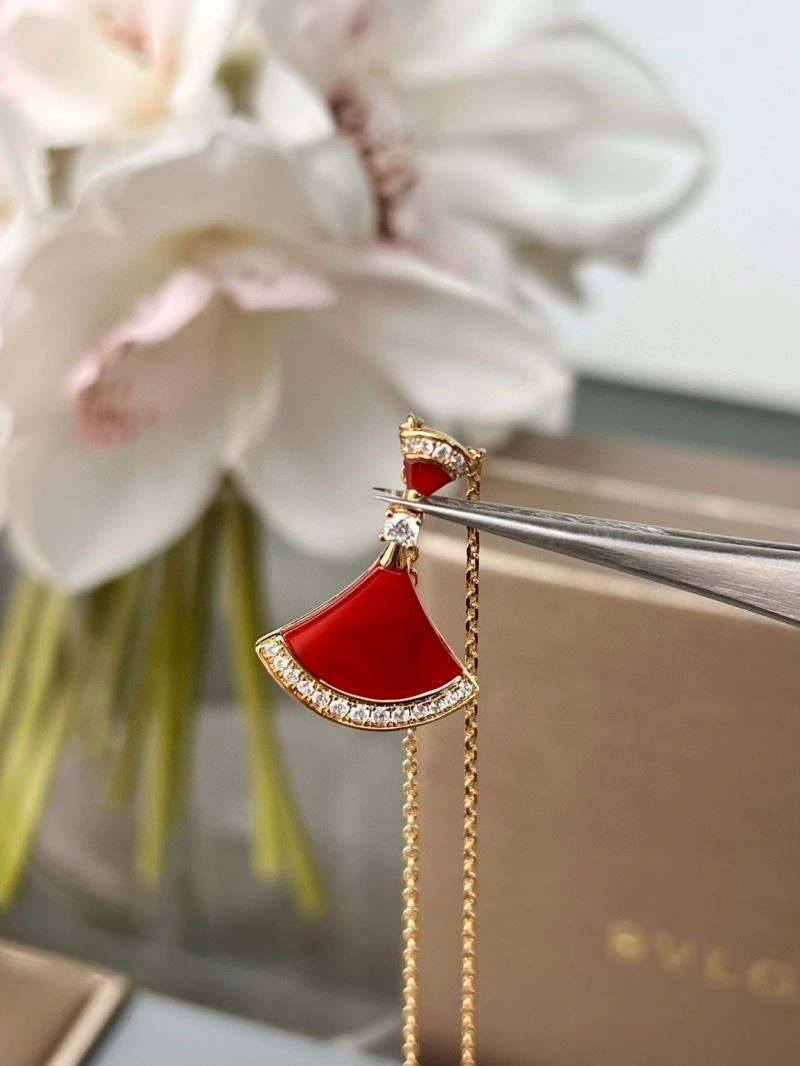 Accurate model Bvlgari Necklaces