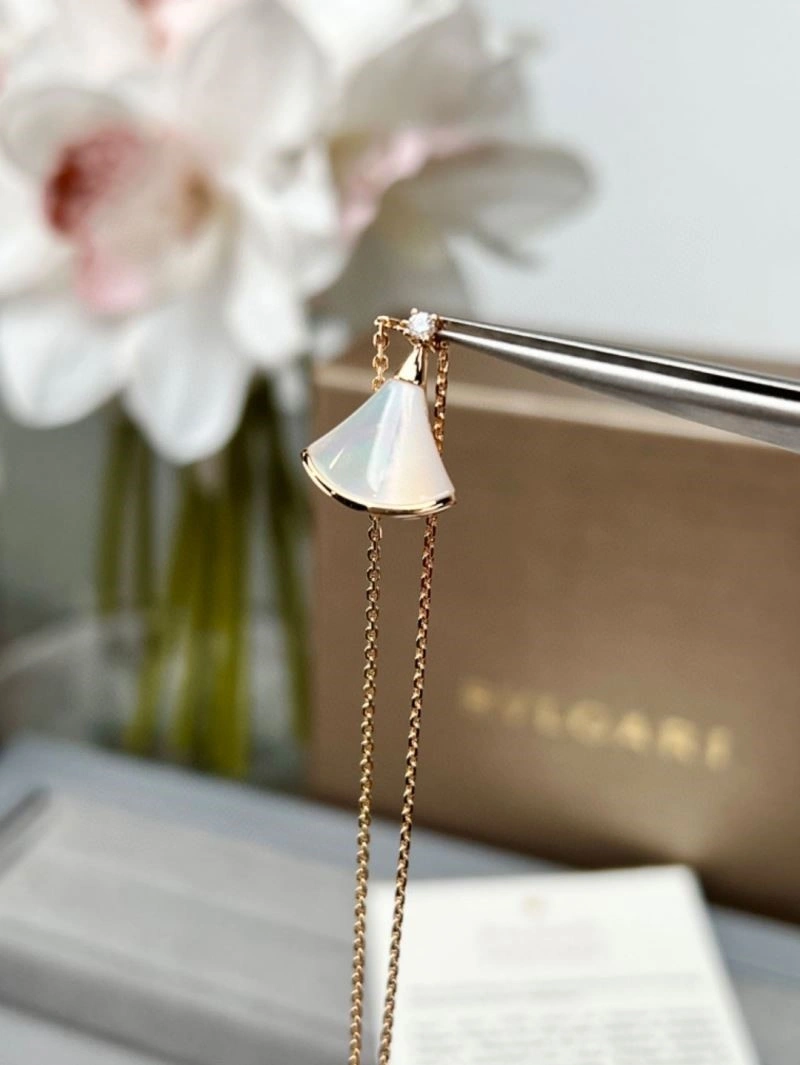 Exact replica Bvlgari Necklaces