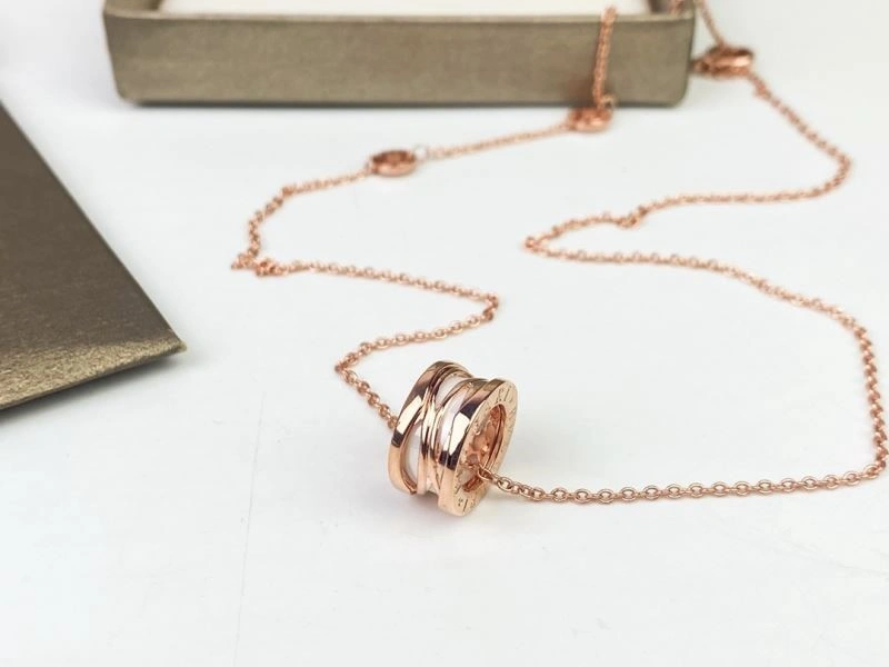 Indistinguishable Bvlgari Necklaces