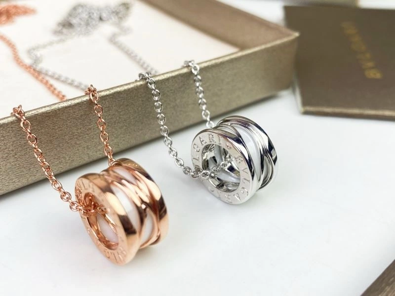 Indistinguishable Bvlgari Necklaces