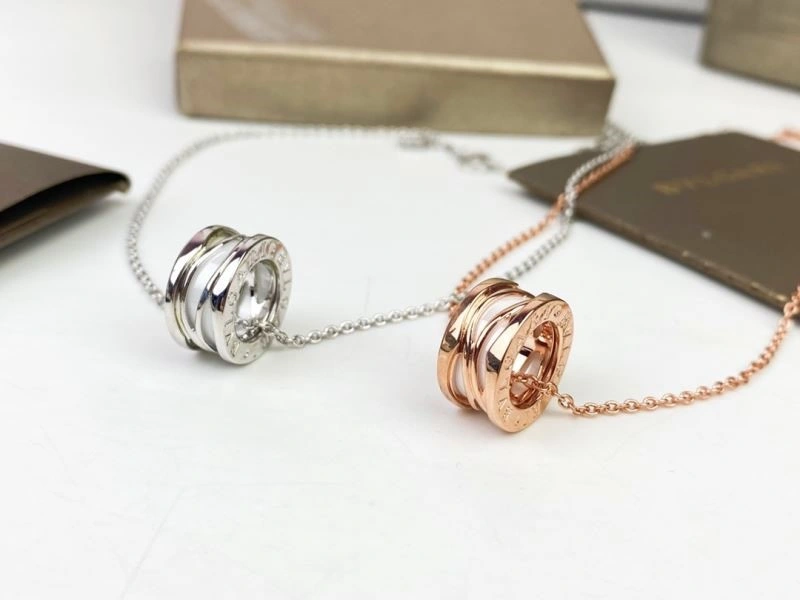 Indistinguishable Bvlgari Necklaces