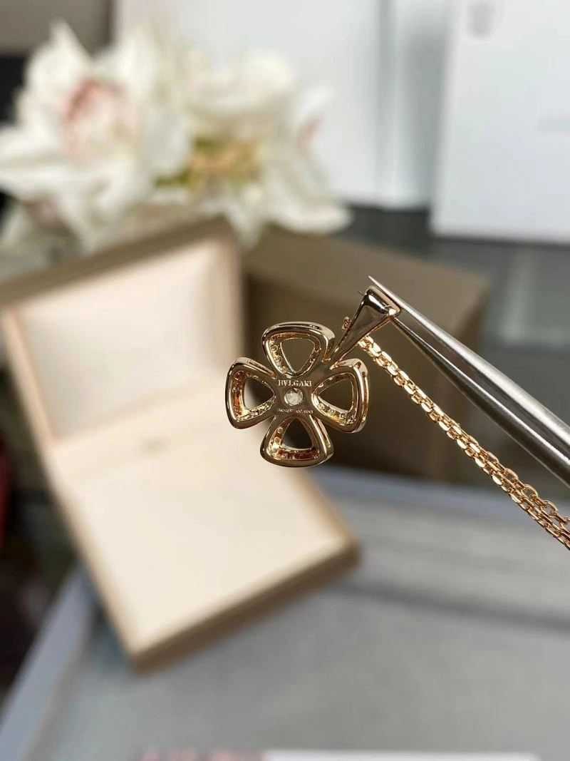 Factory-made Bvlgari Necklaces