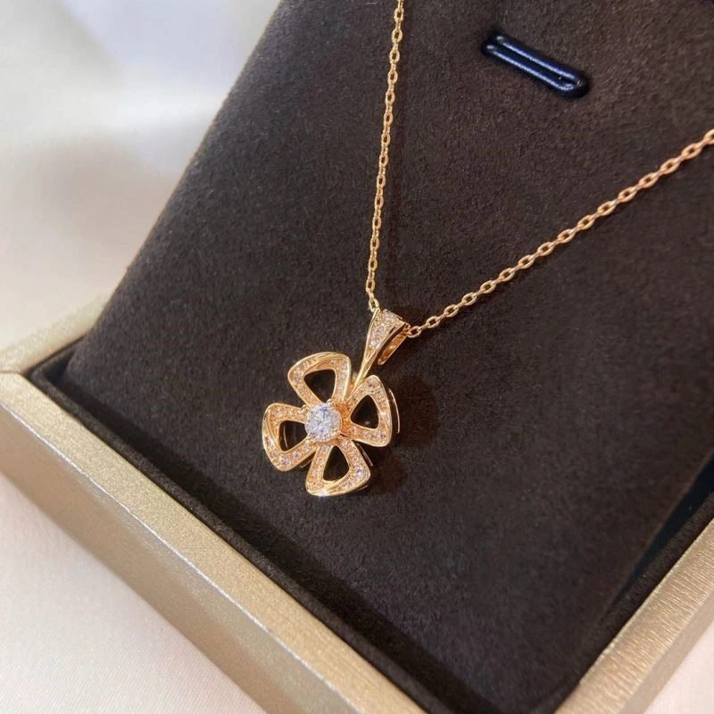 Low-cost Bvlgari Necklaces