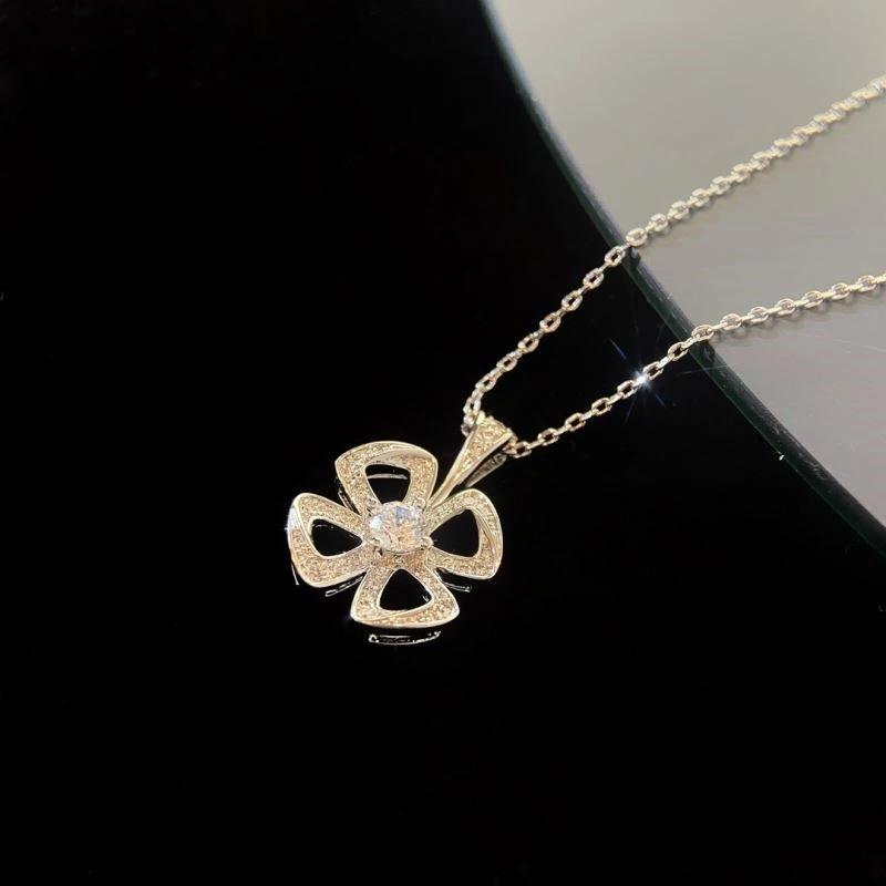 Low-cost Bvlgari Necklaces