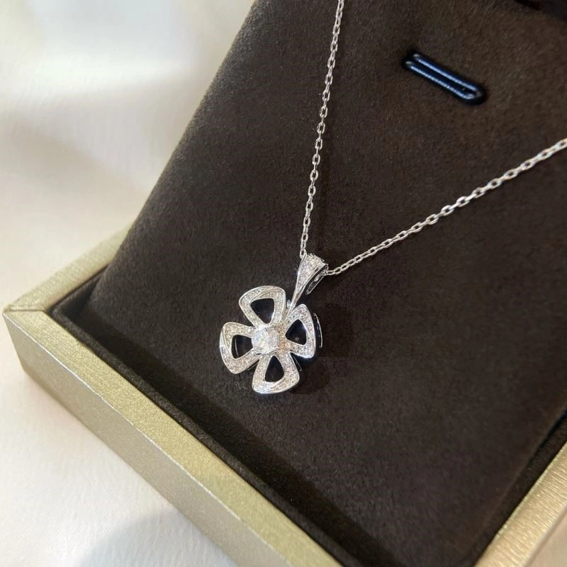 Low-cost Bvlgari Necklaces