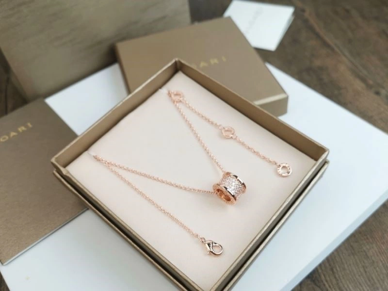 Low-cost Bvlgari Necklaces