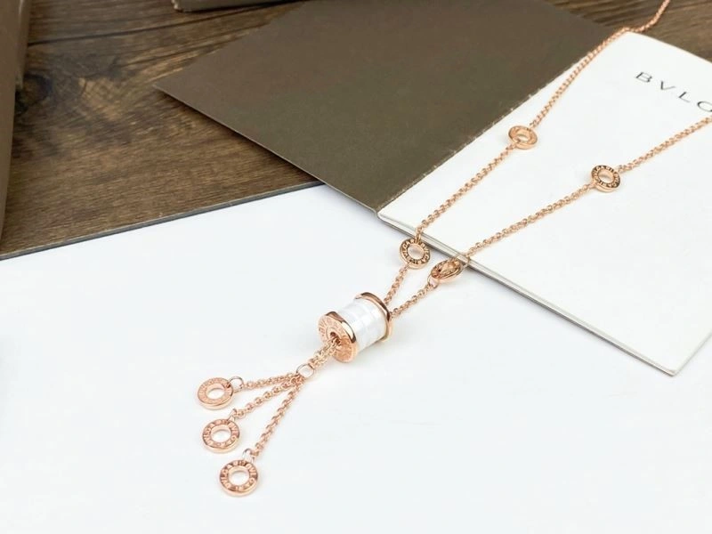 Brand-authenticated Bvlgari Necklaces