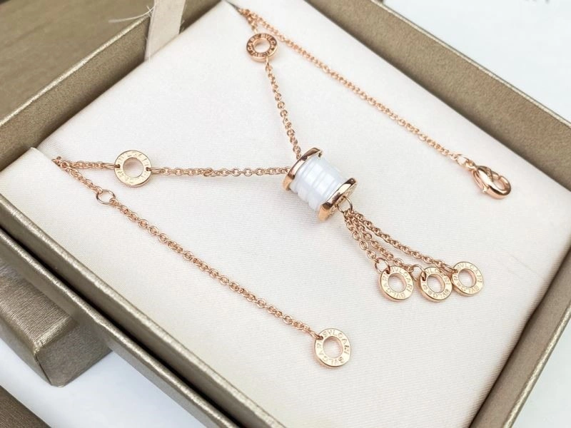 Brand-authenticated Bvlgari Necklaces