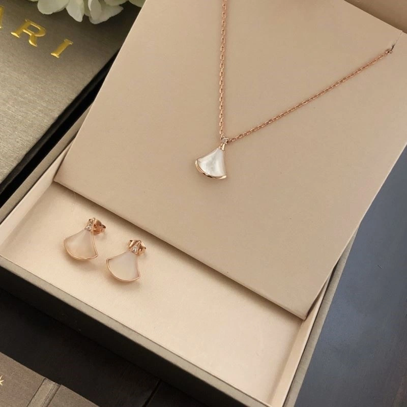Exact replica Bvlgari Necklaces