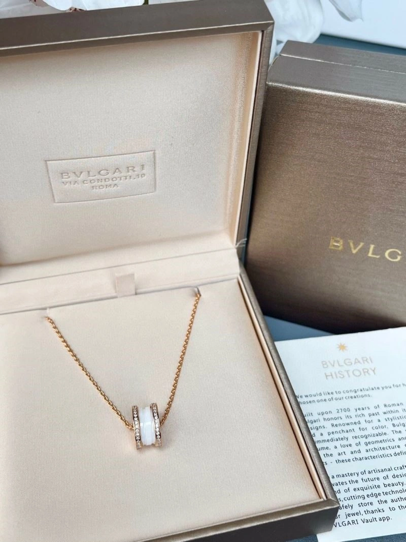 Brand-authenticated Bvlgari Necklaces