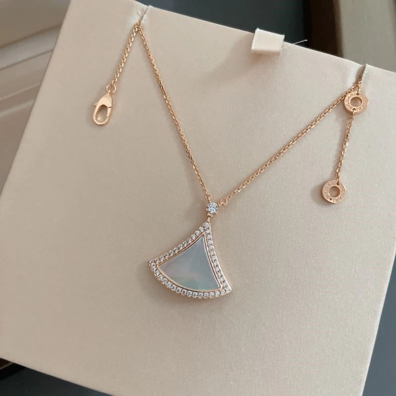 Legit Bvlgari Necklaces