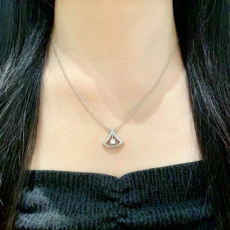 Bargain Bvlgari Necklaces