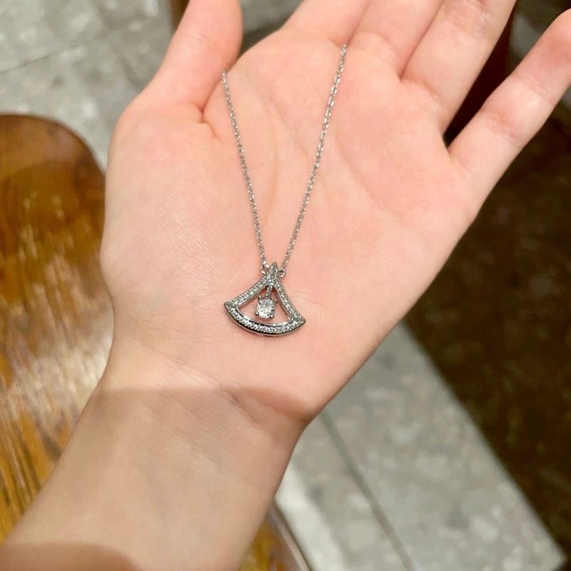 Bargain Bvlgari Necklaces