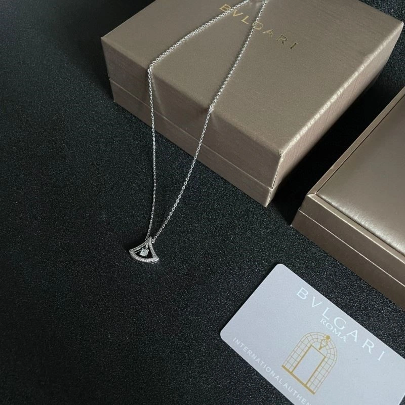 Bargain Bvlgari Necklaces