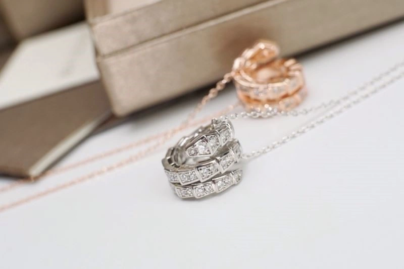 Cut-rate Bvlgari Necklaces