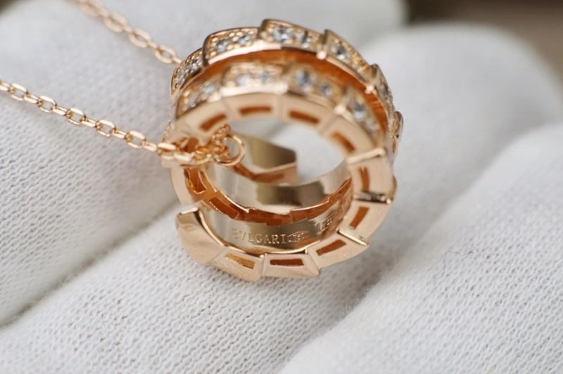 Cut-rate Bvlgari Necklaces