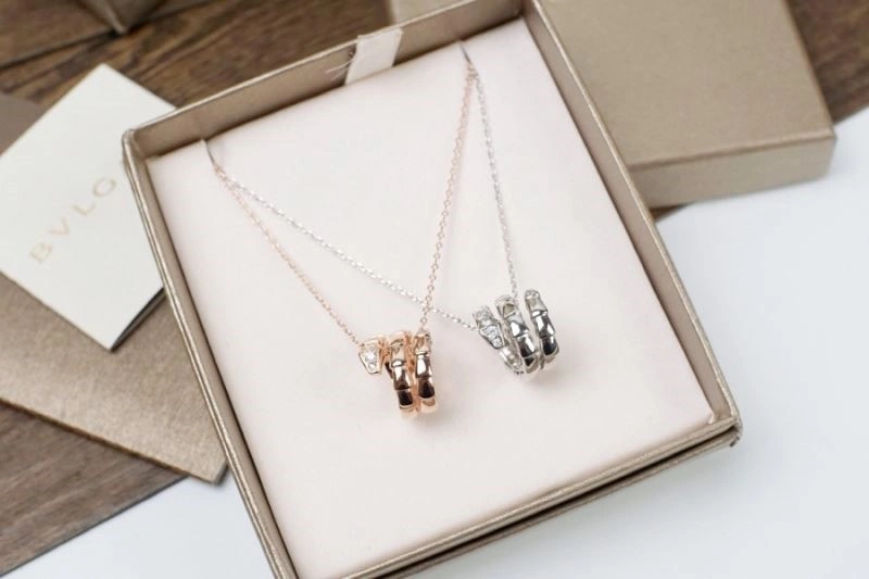 Bargain Bvlgari Necklaces