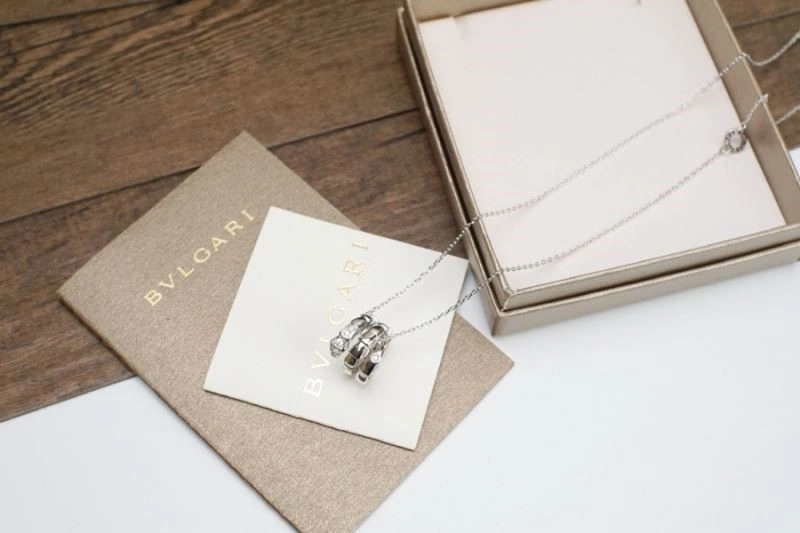 Bargain Bvlgari Necklaces