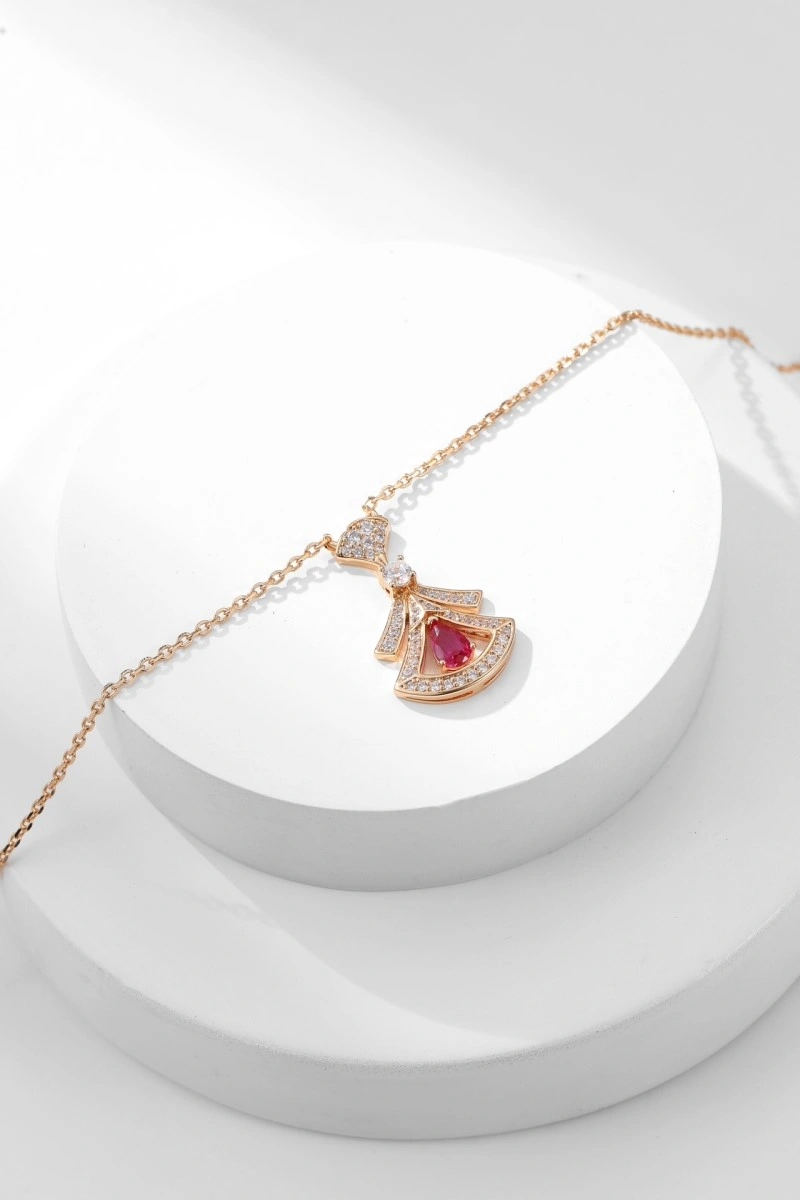 Low-cost Bvlgari Necklaces