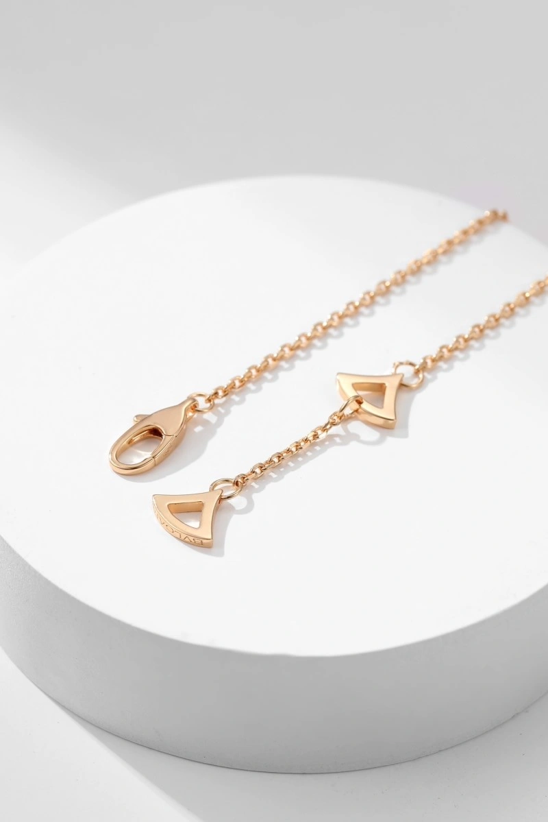 Low-cost Bvlgari Necklaces