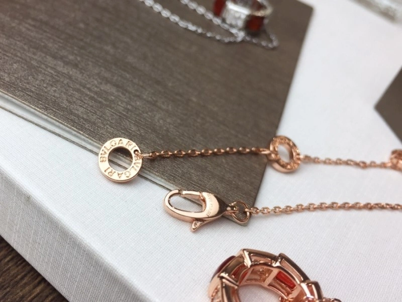 Low-cost Bvlgari Necklaces